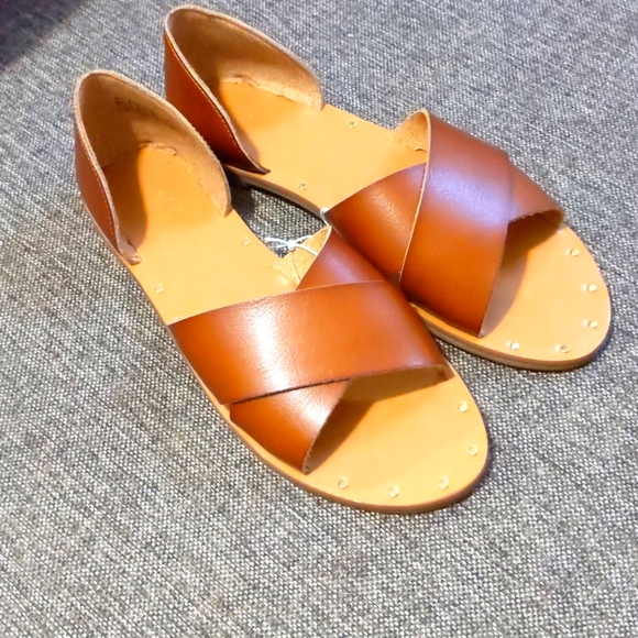 Universal Thread | Shoes | Womens Universal Thread 9 2 Brown Sandals ...